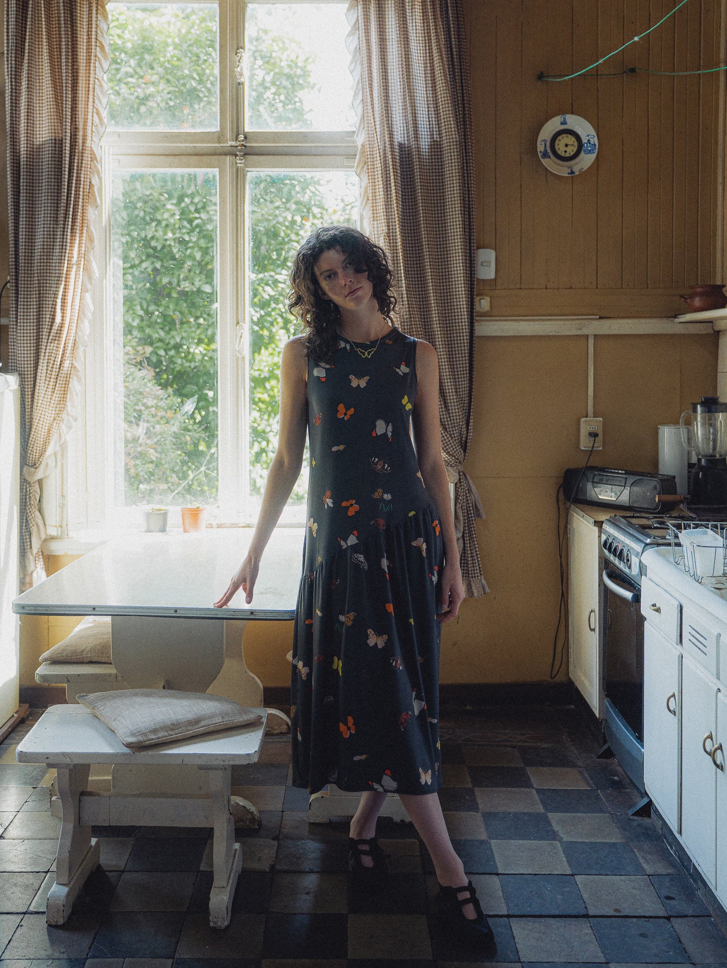 VESTIDO BLUME LARGO MARIPOSAS GRAFITO – Roberta